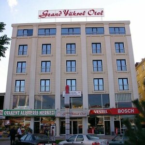Grand Yüksel Otel (Girne Mah., Muş Blv., No:47, Güroymak, Bitlis), otel  Güroymak'tan