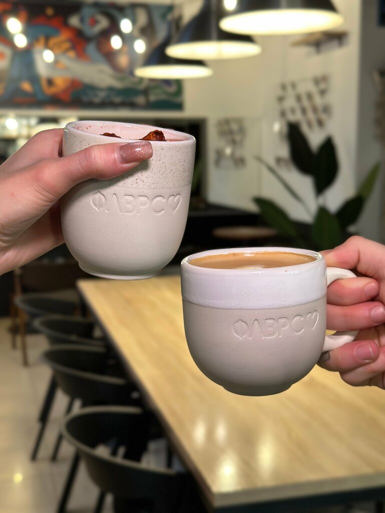 Kahve dükkanları Flwrs Cafe, Elista, foto