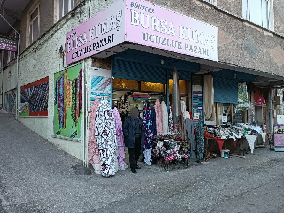 Mefruşat Günteks Bursa Kumaş Ucuzluk Pazarı, Bursa, foto