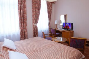 Hotel Pavlov (I. P. Pavlova No:9/71, Karlovy Vary), otel  Karlovy Vary'den