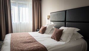 Hôtel Vauban Briançon (Provence-Alpes-Côte d'Azur, Hautes-Alpes, Arrondissement de Briançon, Briançon, Avenue du Général de Gaulle), otel  Briançon'dan