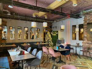 Restoran Фанки Франки, Dubna, foto