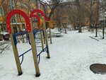 Playground (Вокзальная магистраль No:18), oyun alanı  Novosibirsk'ten