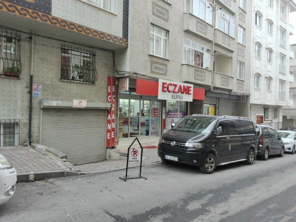 Eczaneler Elifsu Eczanesi, İstanbul, foto