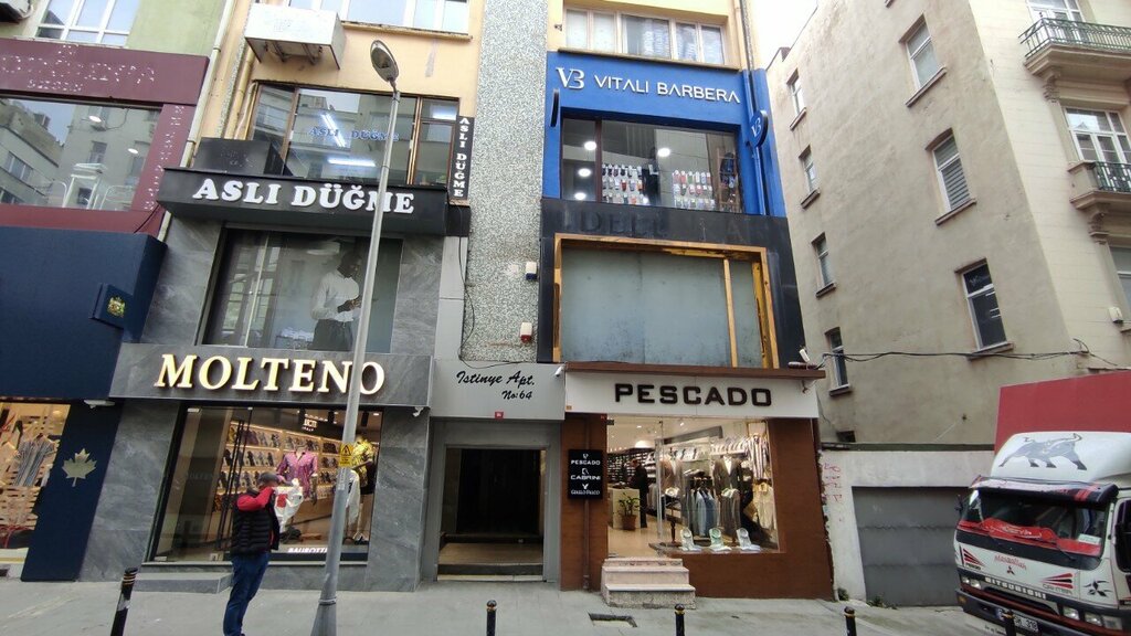 Giyim mağazası L'innocente, İstanbul, foto