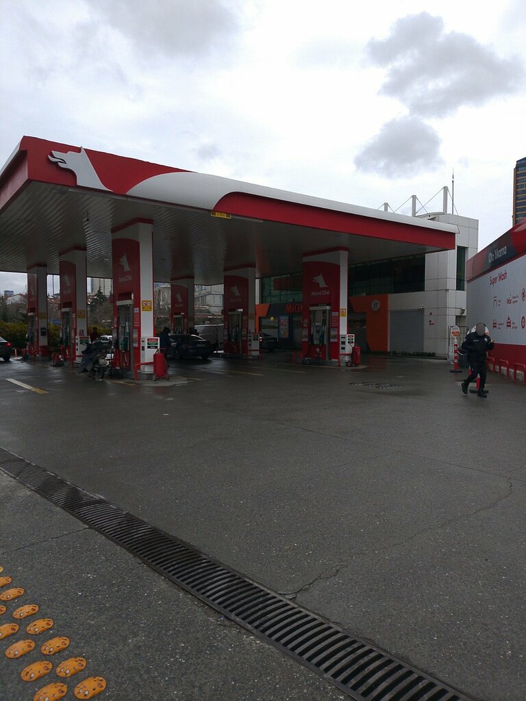 Benzin istasyonu Petrol Ofisi, İstanbul, foto