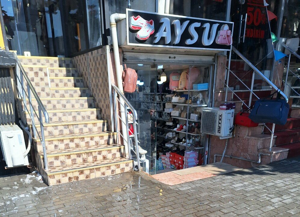 Çanta ve valiz mağazaları Aysu, Bakü, foto