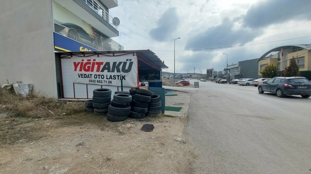 Oto lastik tamiri Vedat Oto Lastik & Yiğit Akü, Ankara, foto