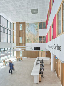 Art at the Heart of the Ruh (Art at the Heart of the RUH, 2nd Floor, Bath & Wessex House, Royal United Hospitals Bath NHS Foundation Trust, Combe Park  BA1 3NG Bath), sergi salonları, galeriler  Santa‑Krus'tan