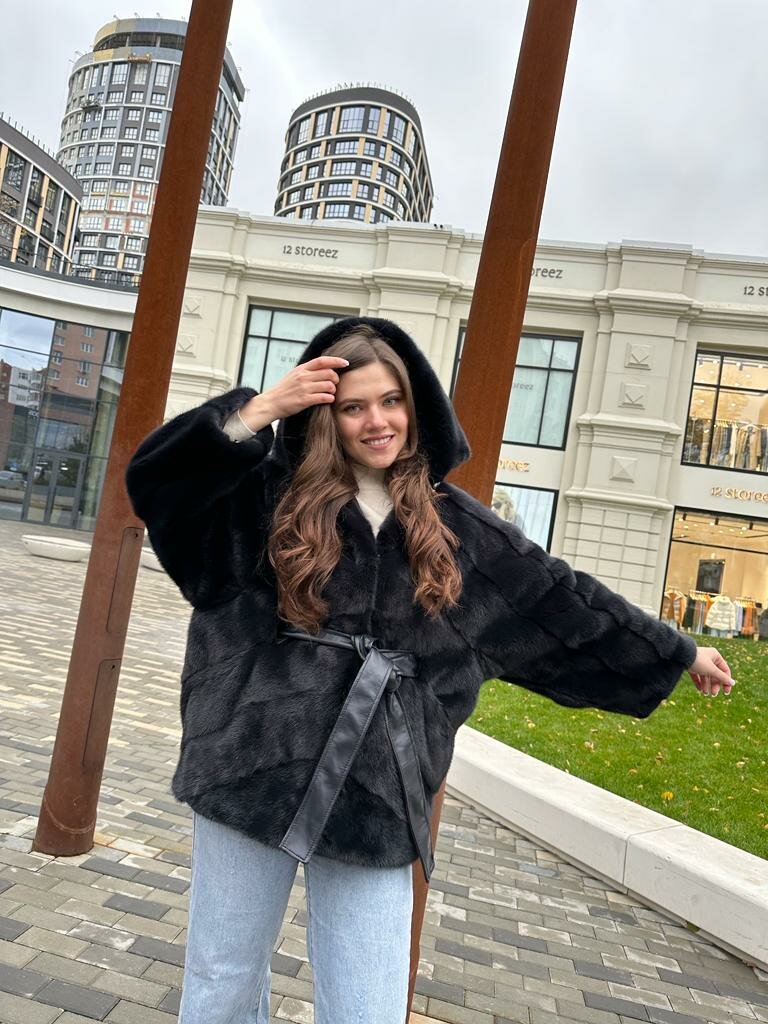 Kürkler PoKRASKA shub Fabrichnaya, Novosibirsk, foto