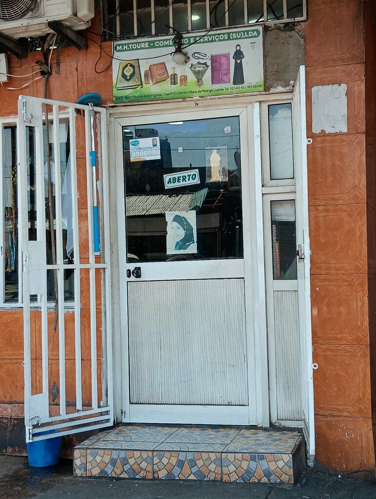 Dini dernekler M. H. Toure, Loanda, foto