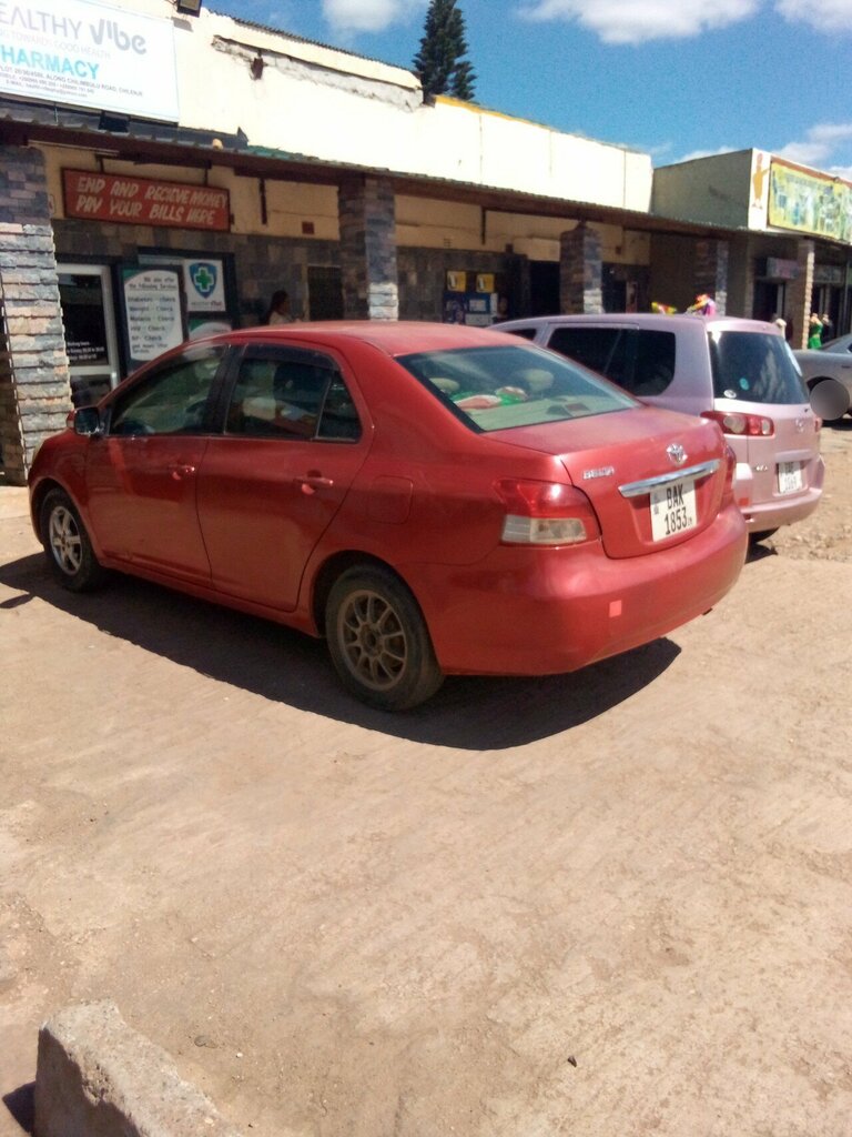 Mobilya mağazaları Home Basic Hardware, Lusaka, foto