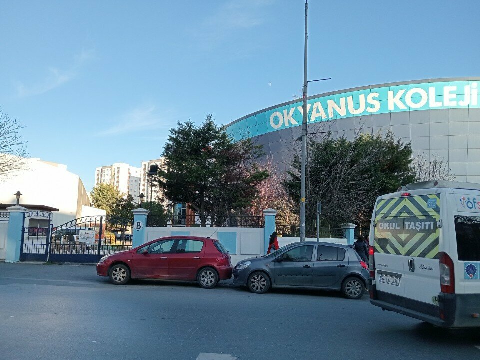 Yayınevleri, yayıncılar Serhat Kitap Yayın, İstanbul, foto