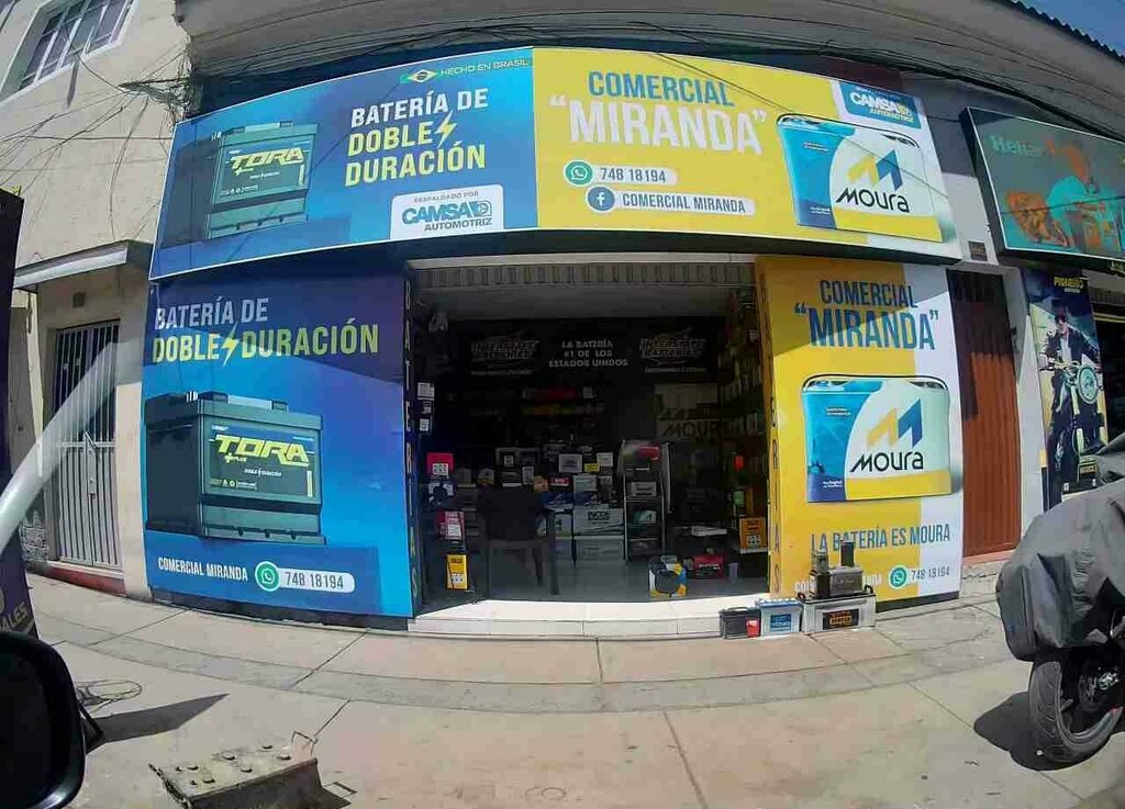 Motosiklet yedek parçaları Comercial Miranda, Cochabamba, foto