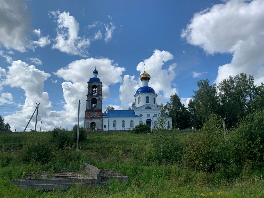 Ortodoks kiliseleri Tserkov Uspeniya Presvyatoy Bogoroditsy V Veprevoy Pustyni, Yaroslavskaya oblastı, foto