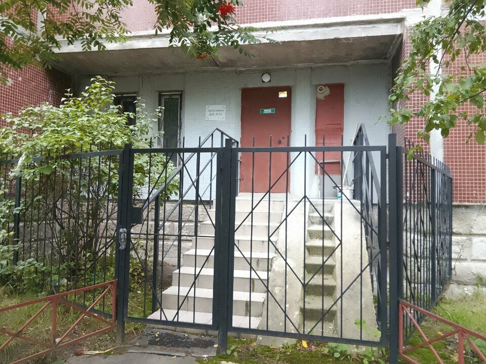 Konut servisleri kuruluşları Zhilishchny kooperativ № 10, Saint‑Petersburg, foto