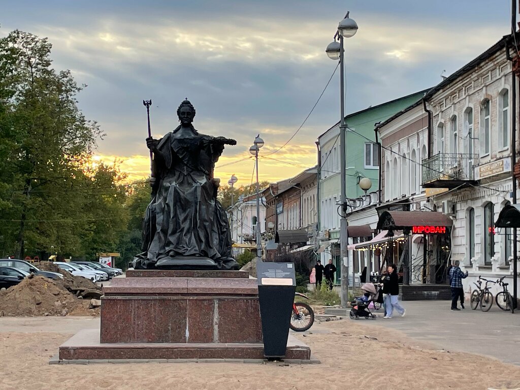Park, sokak heykeli Мой Волочёк, Vishniy Volochek, foto