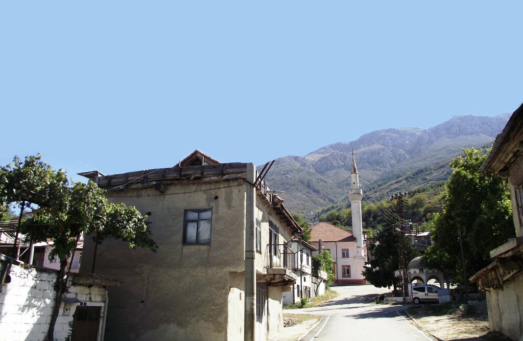 Cami Turgutlar Cami, Senirkent, foto