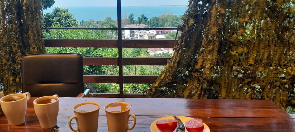 Otel Semeinyi, Suhum, foto