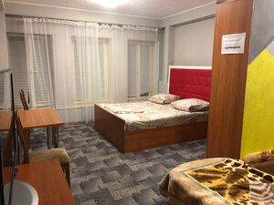 Parizhsky dvor (Parizhskoy Kommuny Street No:8Б), otel  Cheboksary'den