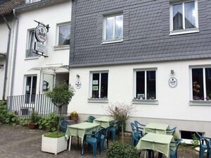 Blumenhotel (Hauptstraße No:25, Bergneustadt), otel  Bergneustadt'tan