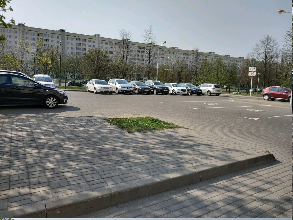 Otoparklar Автомобильная парковка, Minsk, foto