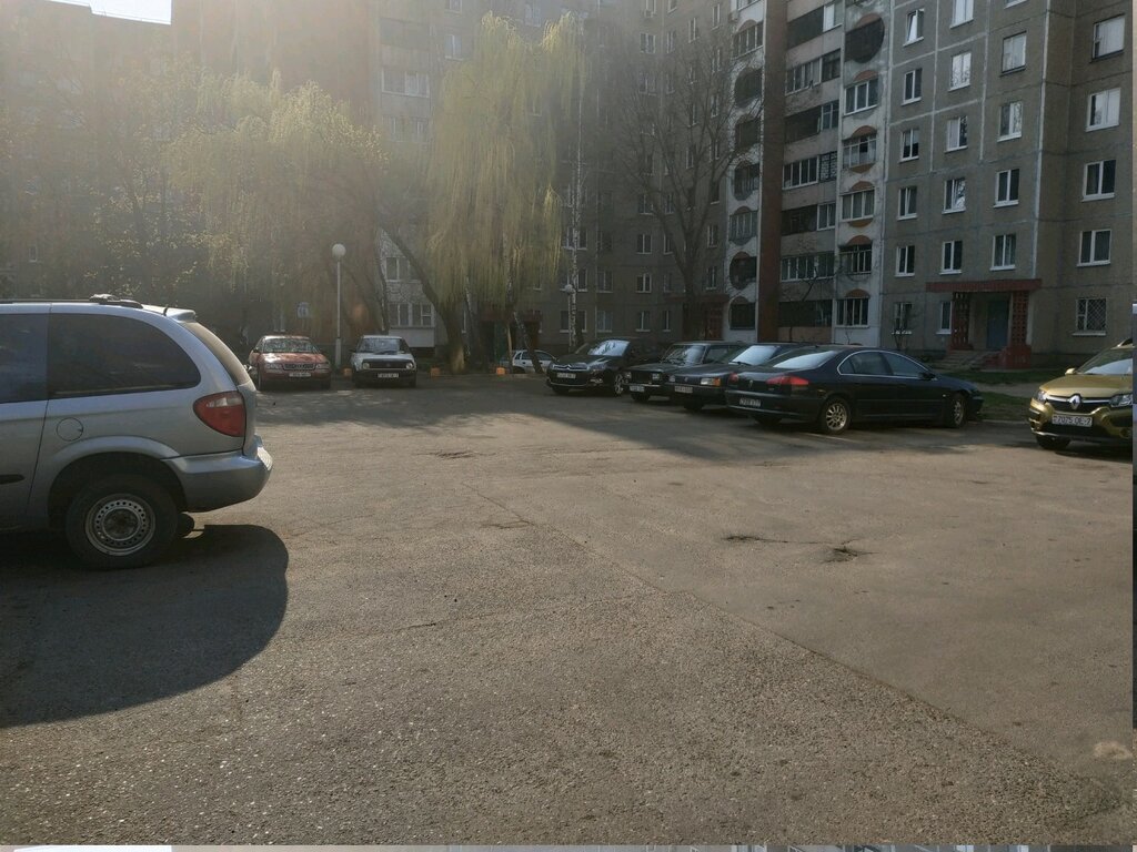 Otoparklar Parking lot, Minsk, foto