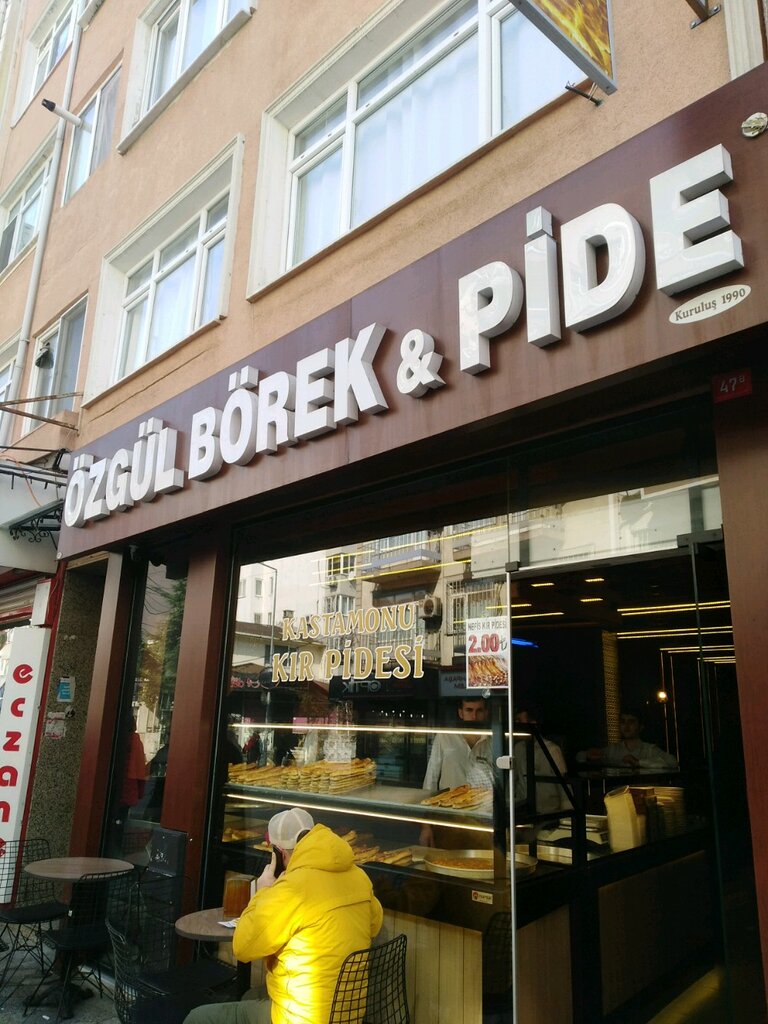 Ekmek fırını Özgül Cafe Börek Ve Pide Salonu, İstanbul, foto