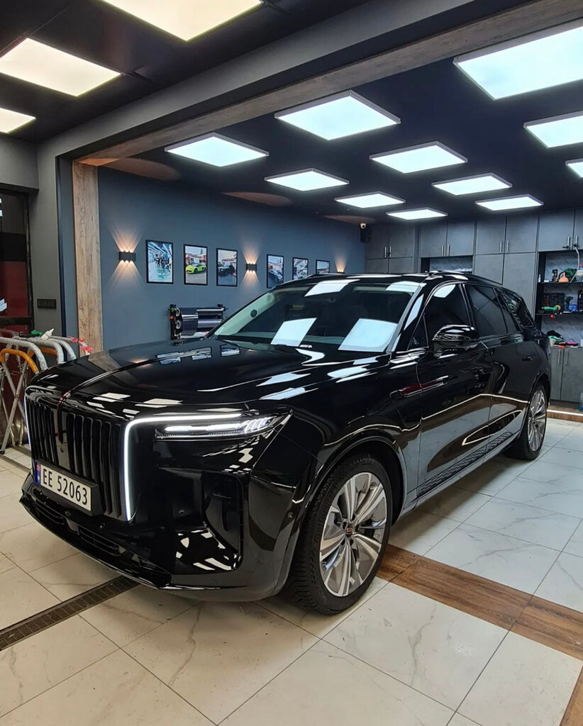 Araç camlarının renklendirilmesi Tonirovka LLumar, Moskova, foto