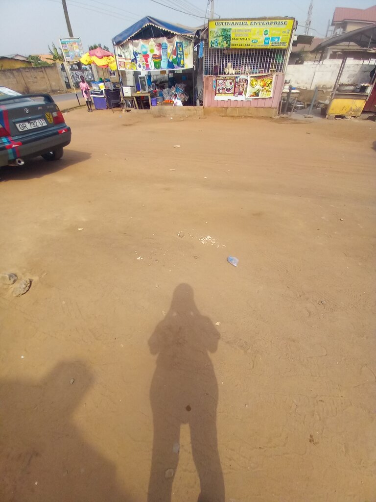 Alkollü içecekler Ustinaniel Enterprise, Akra, foto