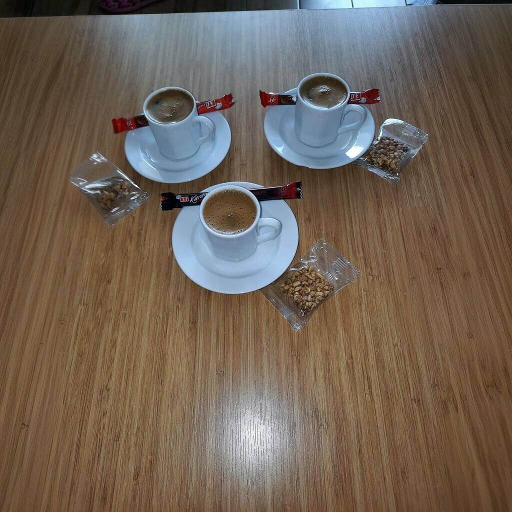Kafe Isos Cafe, Erzin, foto