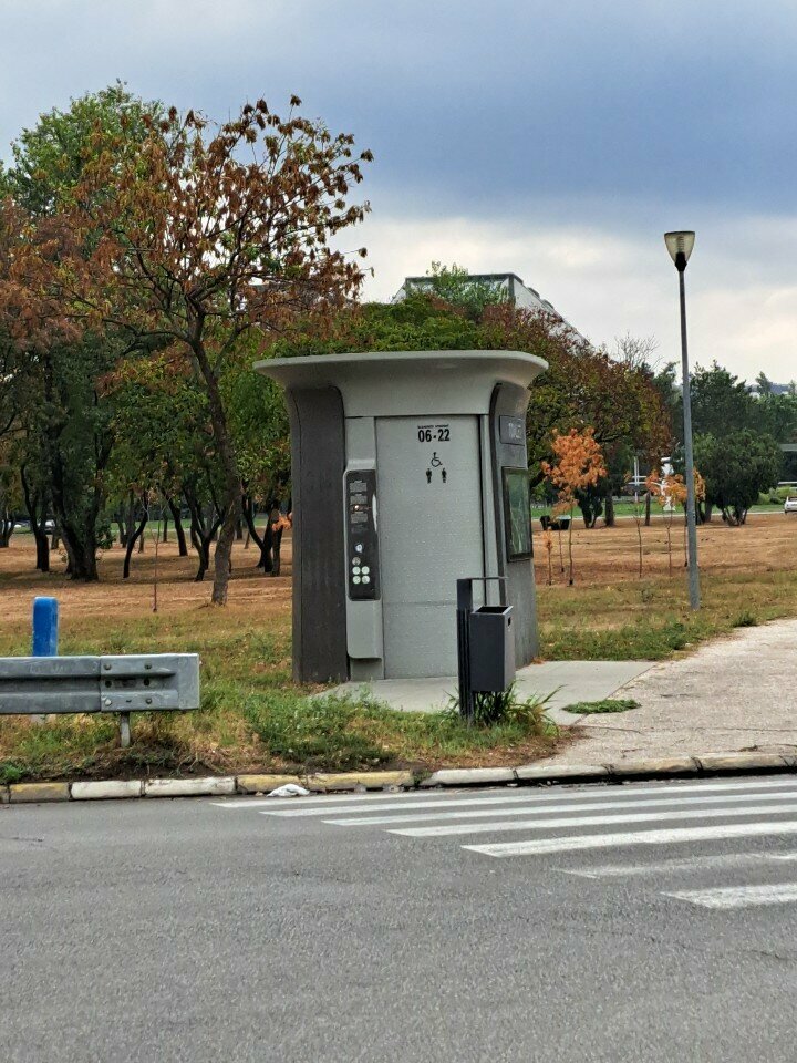Tuvalet Automated Public Bathroom, Belgrad, foto