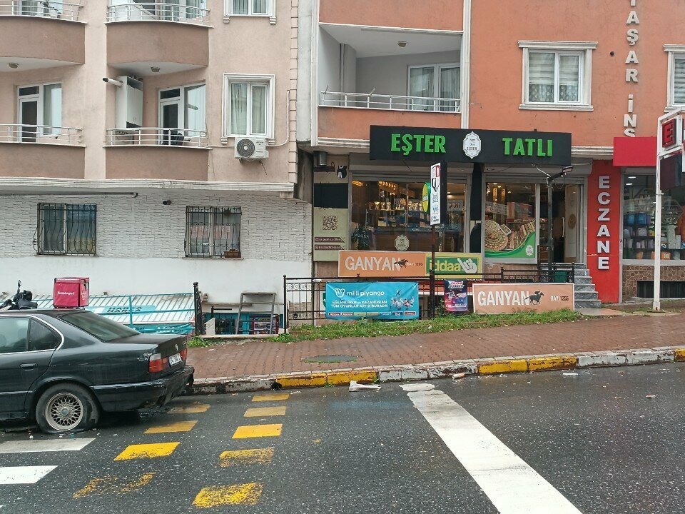 Şans oyunu bayileri İddaa ve Ganyan Bayi, İstanbul, foto