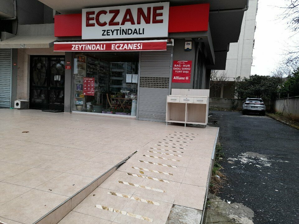 Eczaneler Zeytindalı Eczanesi, İstanbul, foto