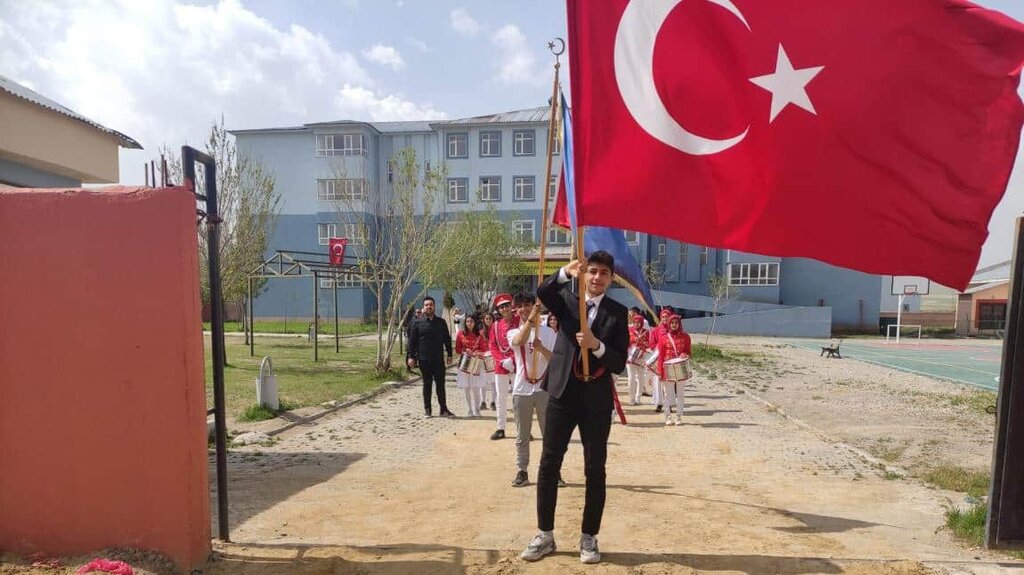 Lise Ahmet Nacar Çok Programlı Anadolu Lisesi, Saray, foto
