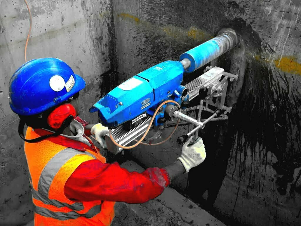 Sondaj çalışmaları Core cutting, Sharjah, foto