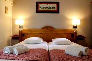 Hotel The Originals Porte de Geneve Annemasse South (Rue René Cassin No:4, Gaillard), otel