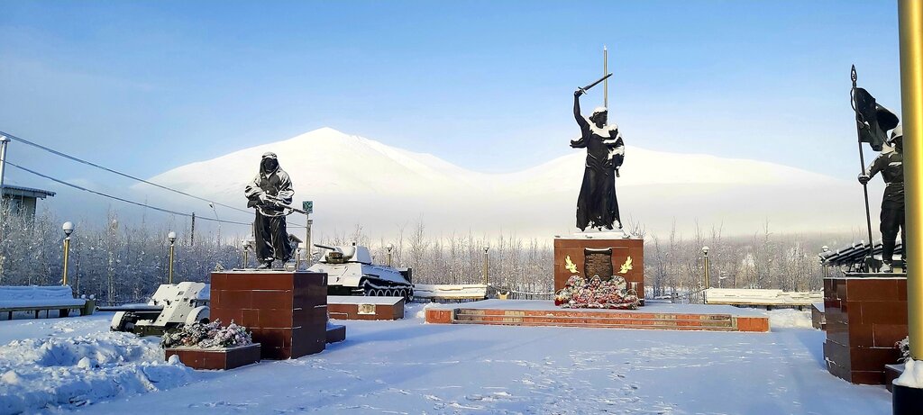 Anıt, heykel Монумент Победы в Великой Отечественной войне 1941-1945гг., Saha Cumhuriyeti (Yakutistan), foto
