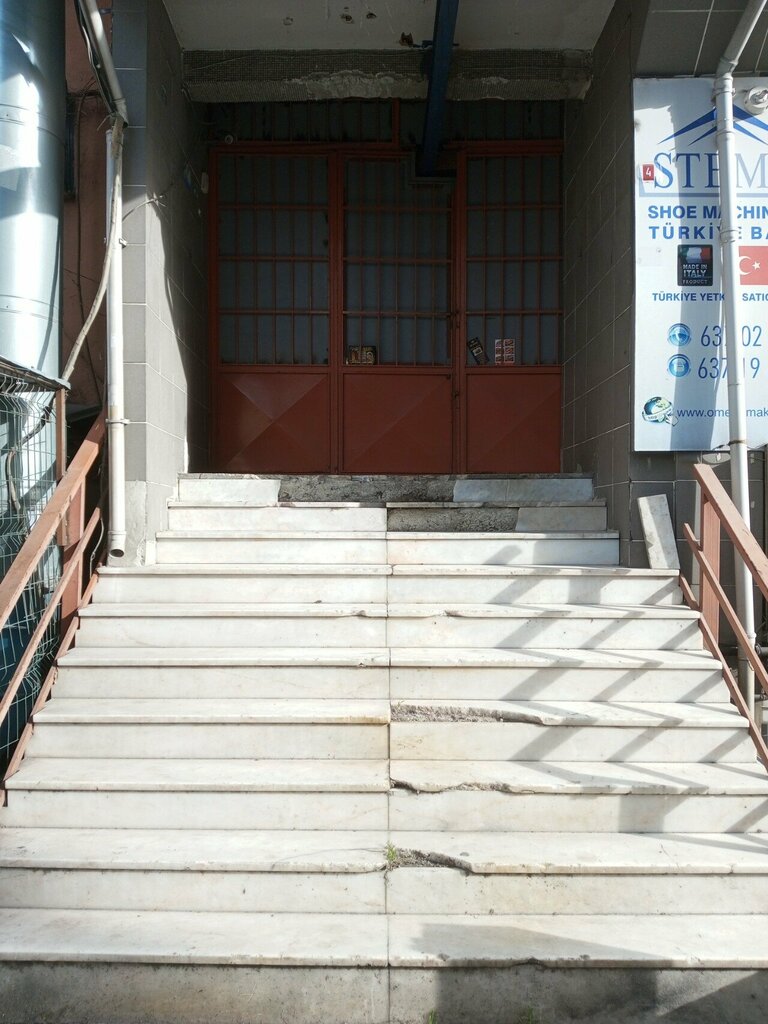Dikiş ve örgü makinaları Omega Makina Merter, İstanbul, foto