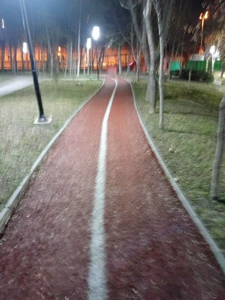 Kültür ve eğlence parkları Emin Sarıkaya Parkı Yürüyüş Yolu, Ankara, foto