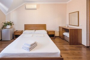 Bastion (Urban-Type Settlement of Sirius, Listopadnaya Street, 39), guest house  Krasnodarski krayından