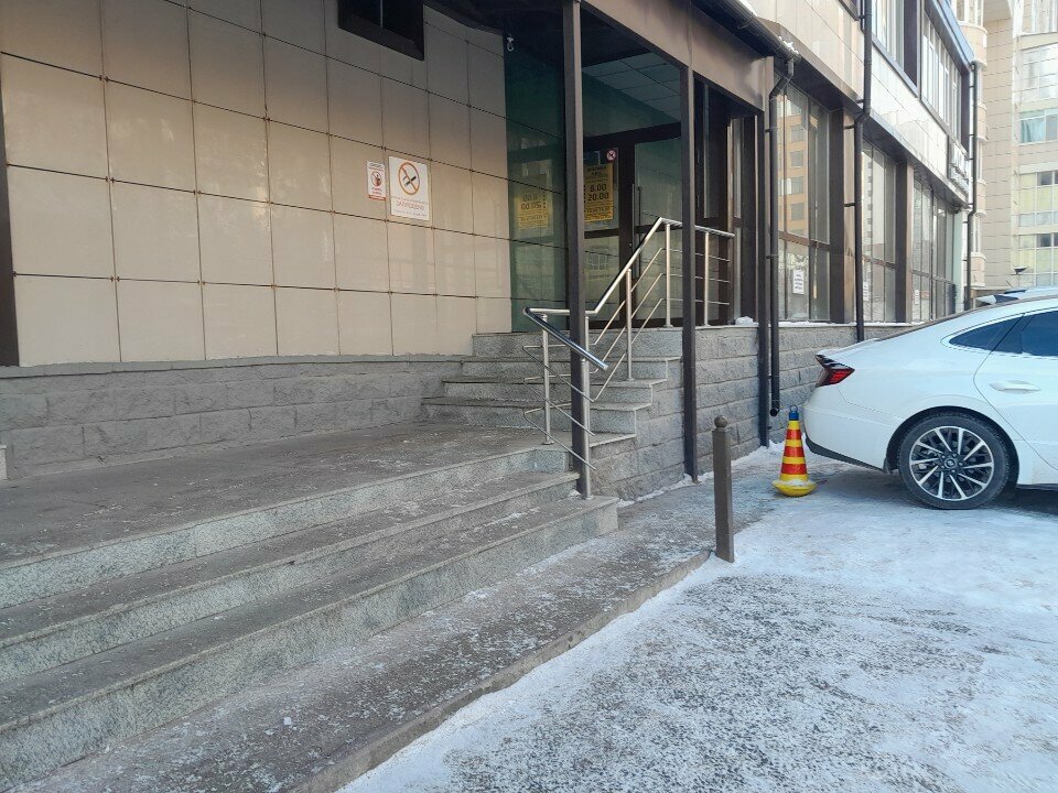 Adliye personeli Private Bailiff M. Zh. Mynbayeva, Astana, foto