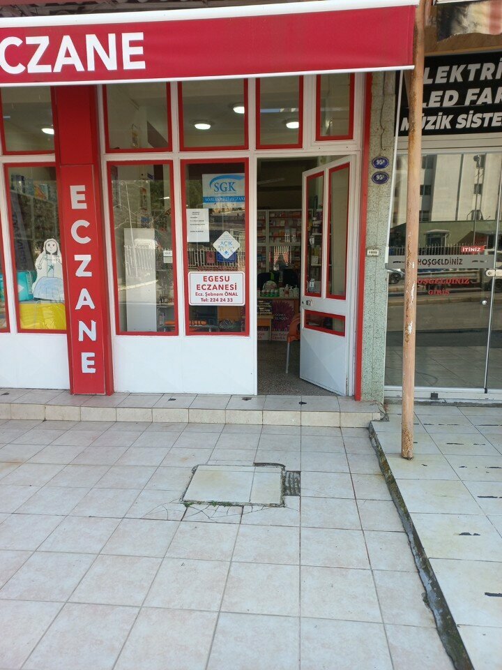 Eczaneler Egesu Eczanesi, İzmir, foto