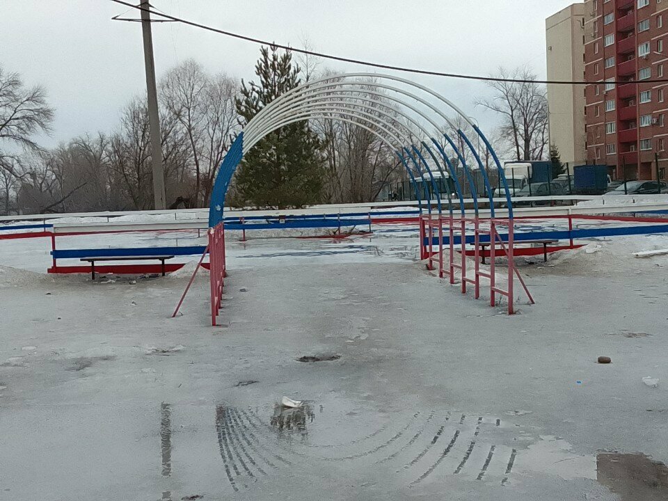 Buz pateni pistleri Ice rink, Samara, foto