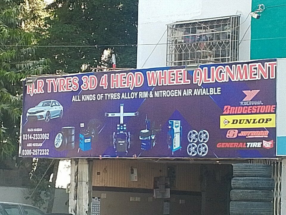 Jant ve lastikçiler A. R tyres, Karaçi, foto