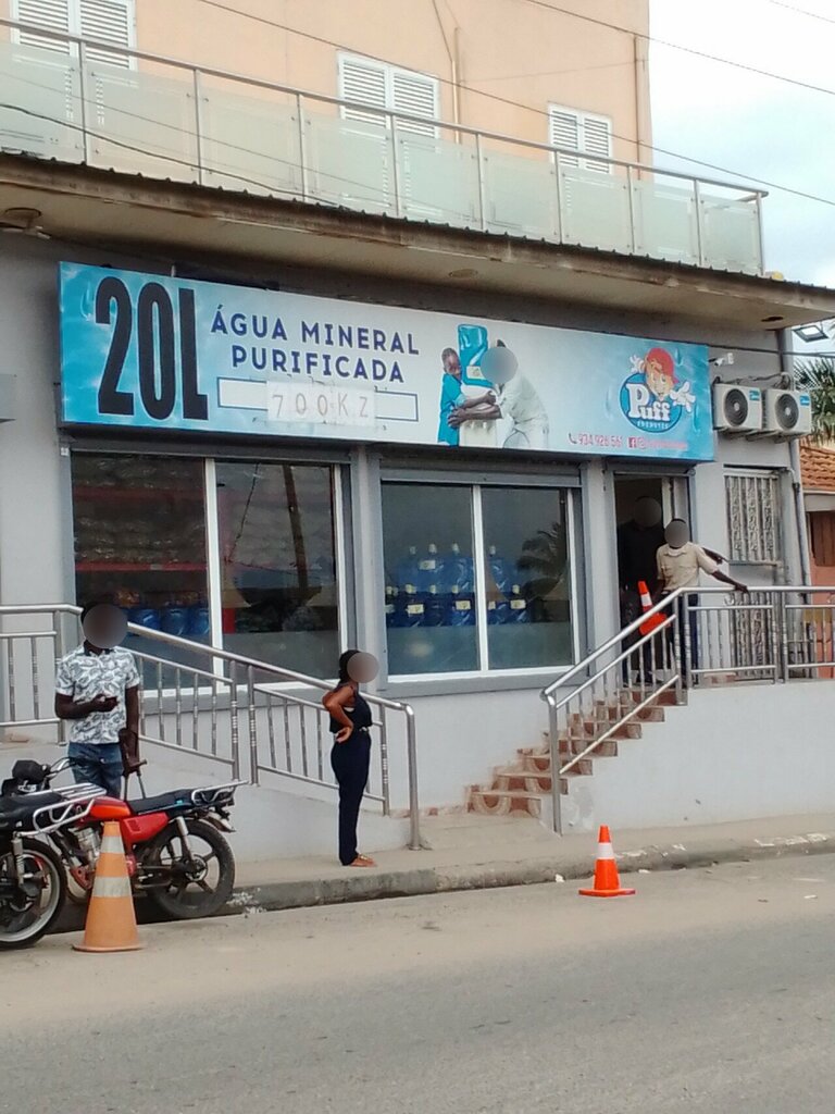 Su satışı Comércio, Loanda, foto