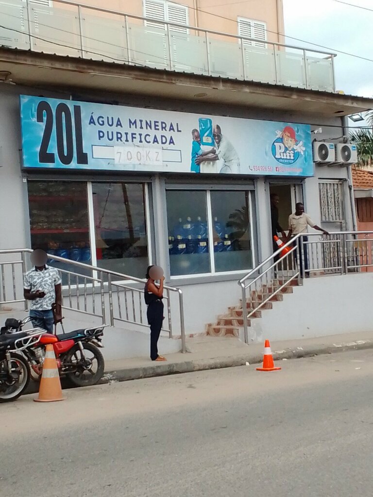 Su satışı Comércio, Loanda, foto