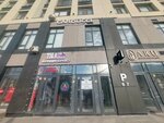 Carducci (Máńgilik El dańǵyly No:36), giyim mağazası  Astana'dan