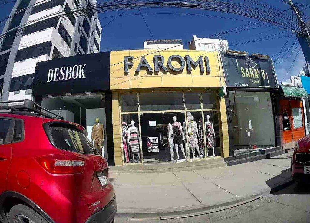 Giyim mağazası Faromi Fashion Center, La Paz, foto