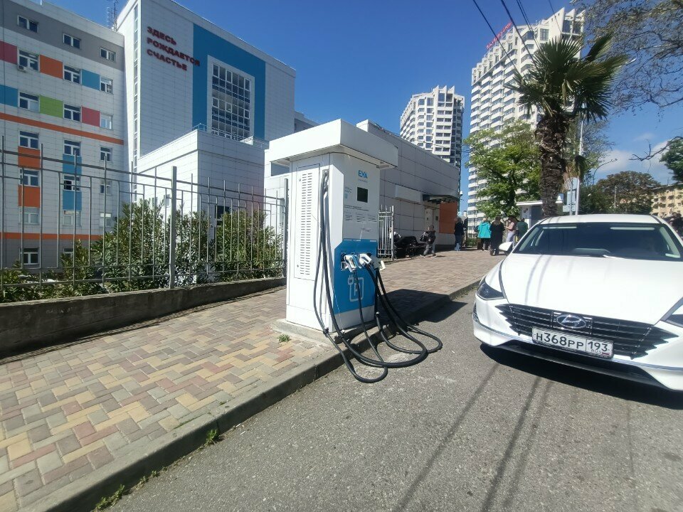 Elektrikli oto şarj istasyonları Eva Intermobility, Soçi, foto